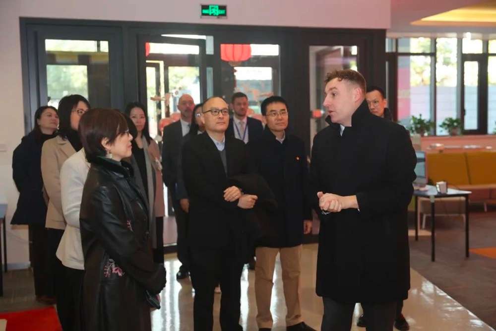 YCIS Hosts Hong Kong Economic and Trade Office Delegation